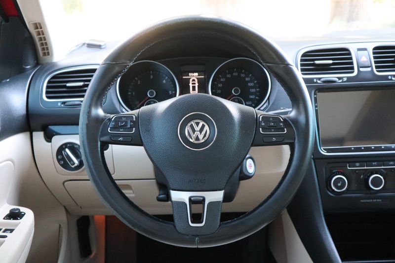 2013 Volkswagen Jetta Photos