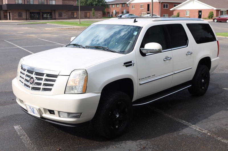 2007 Cadillac Escalade Photos