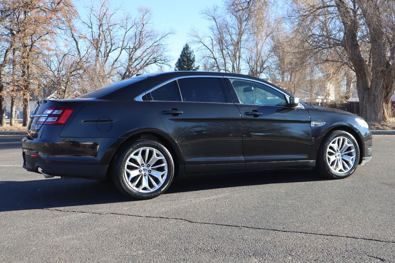 2015 Ford Taurus Photos