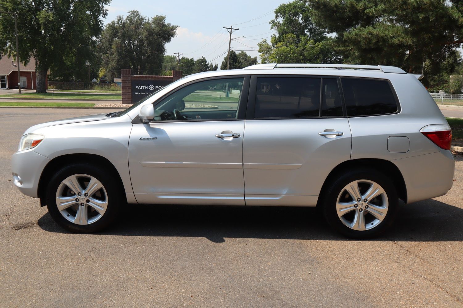 2008 Toyota Highlander Limited | Victory Motors of Colorado