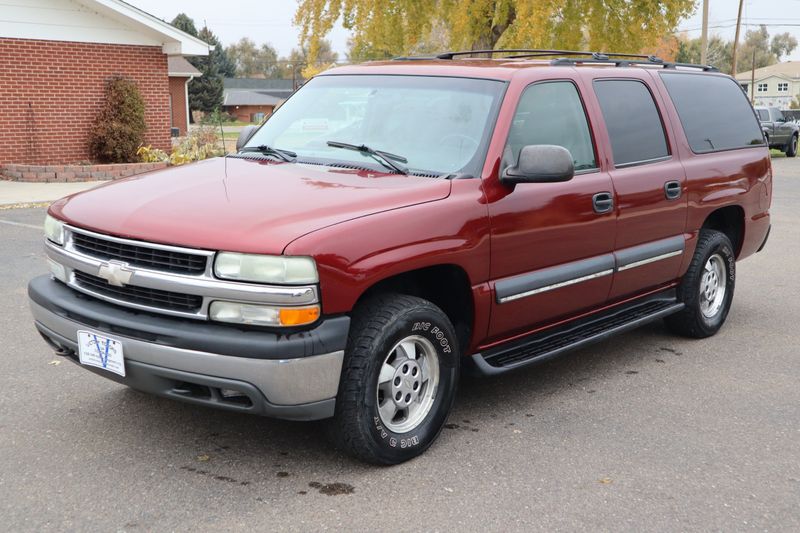 2003 Chevrolet Suburban Photos
