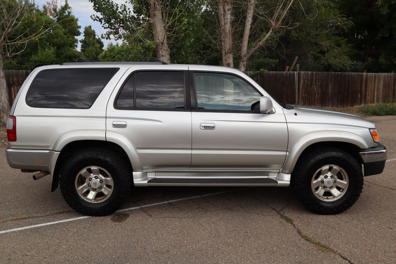 2000 Toyota 4Runner Photos