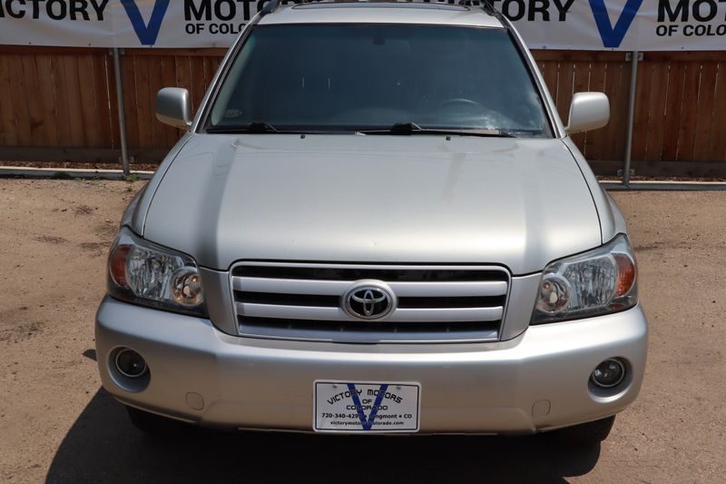 2004 Toyota Highlander Photos