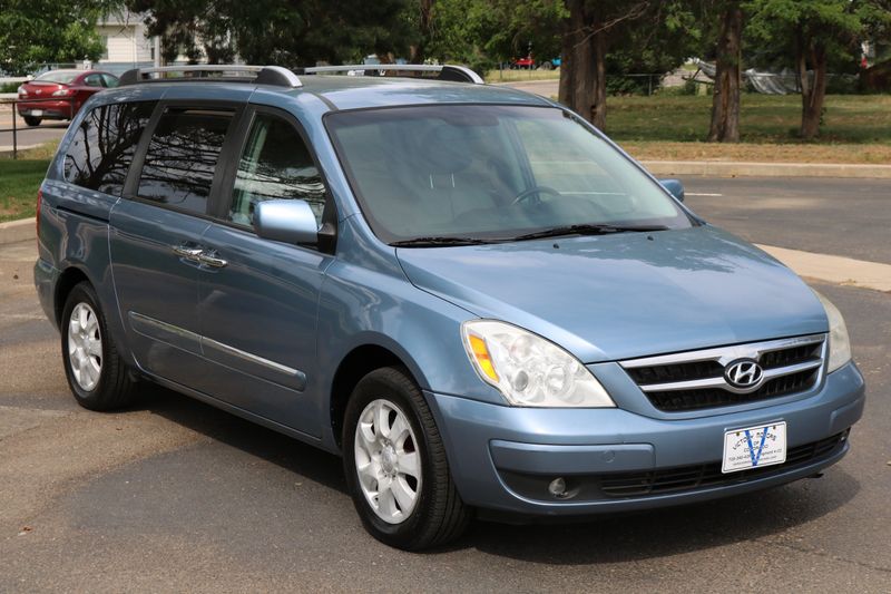 2007 Hyundai Entourage Photos