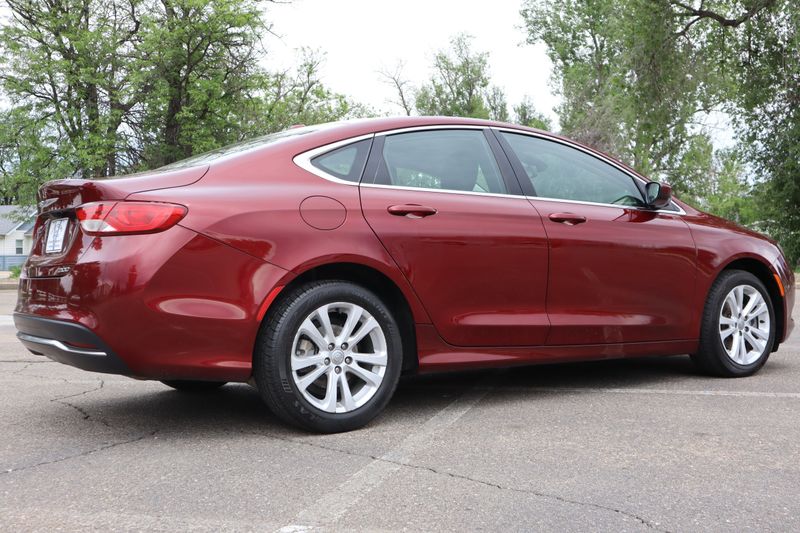 2015 Chrysler 200 Photos
