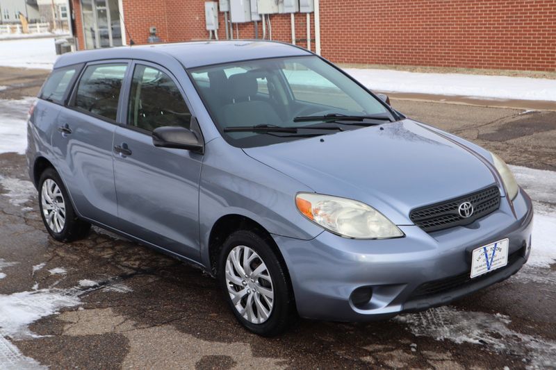 2005 Toyota Matrix Photos