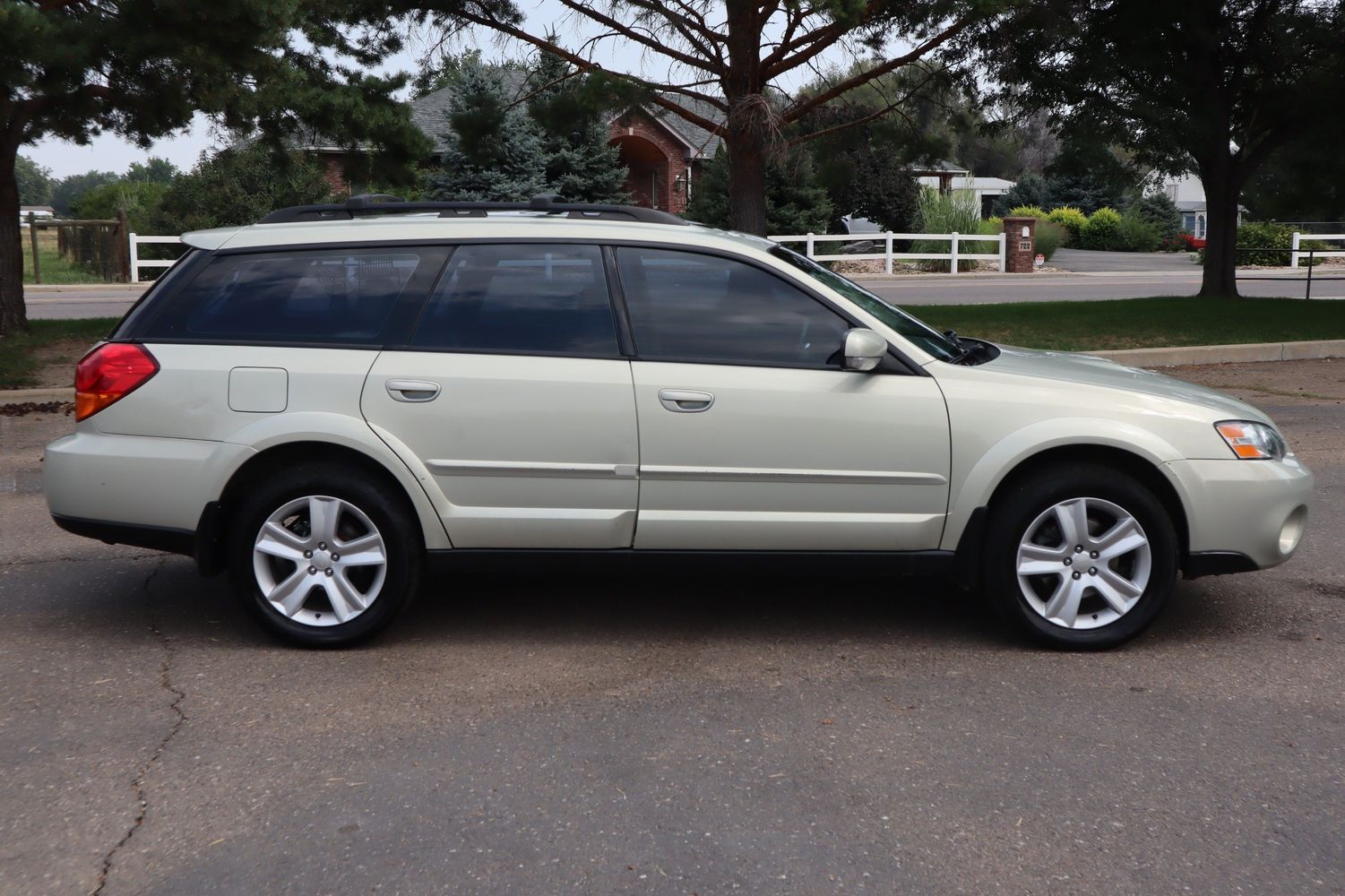 2005 Subaru Outback 2.5 XT Limited | Victory Motors of Colorado
