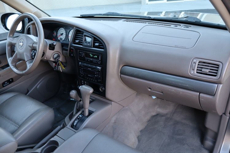 2003 Nissan Pathfinder SE | Victory Motors of Colorado