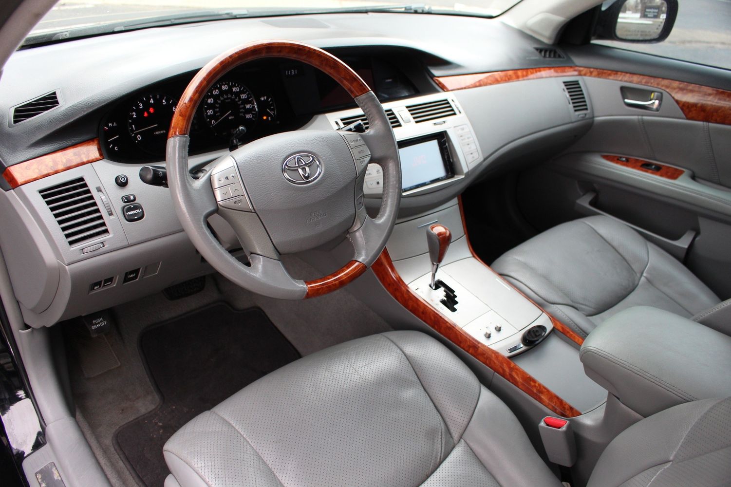 2006 Toyota Avalon Limited | Victory Motors of Colorado