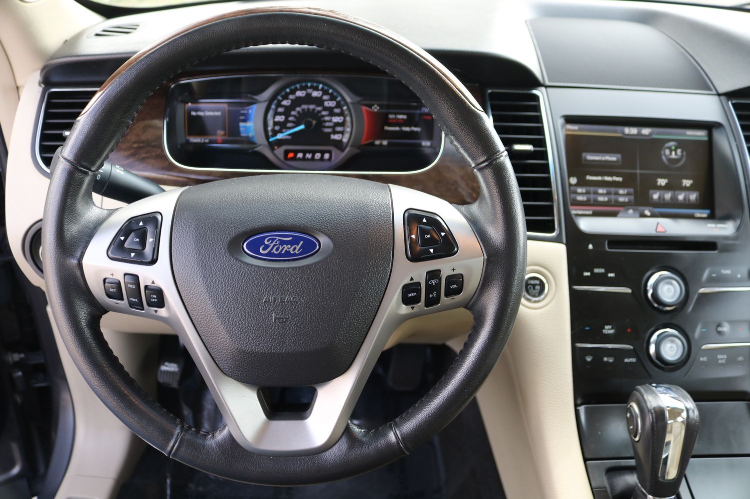 2014 Ford Taurus Limited | Victory Motors of Colorado