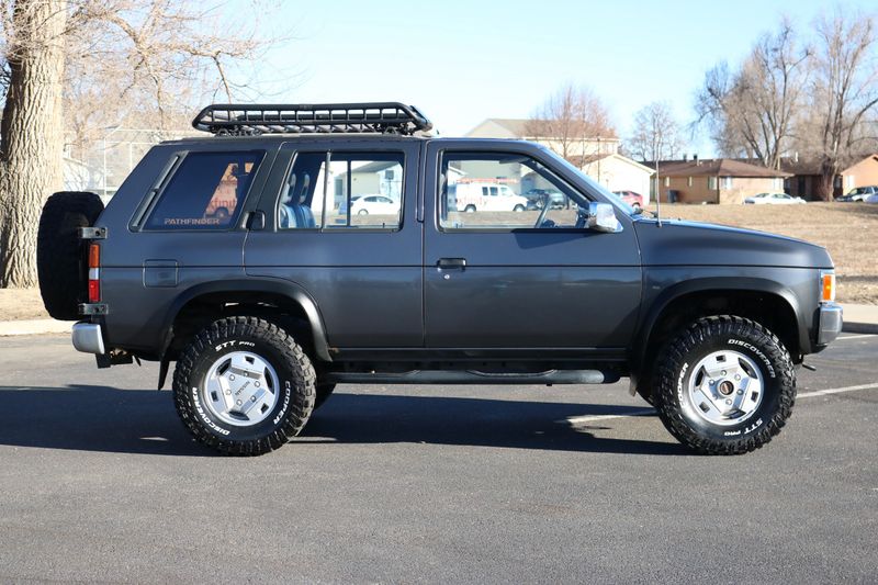 1993 Nissan Pathfinder Photos