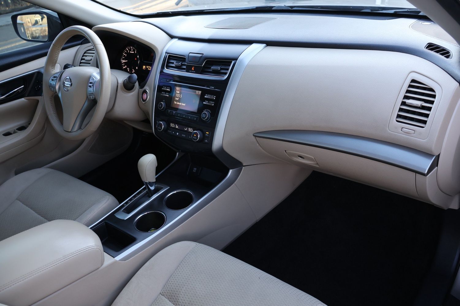 2015 Nissan Altima 2.5 SV | Victory Motors of Colorado