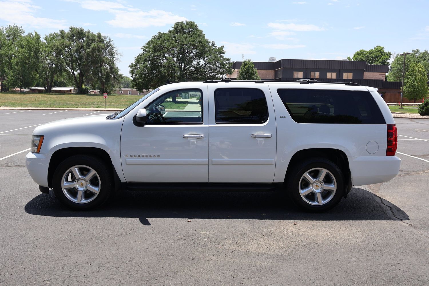 2007 Chevrolet Suburban LTZ 1500 | Victory Motors of Colorado