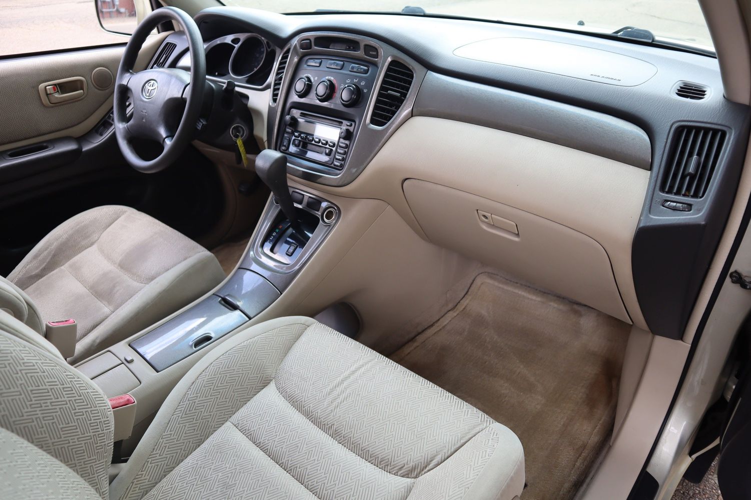 2003 Toyota Highlander Base | Victory Motors of Colorado