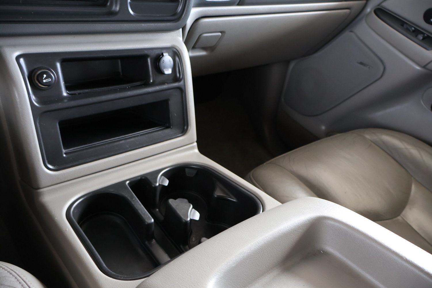 2004 Chevrolet Suburban 1500 Z71 | Victory Motors of Colorado