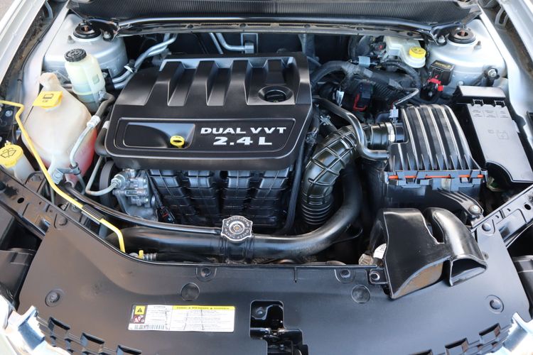 2012 Dodge Avenger SXT | Victory Motors of Colorado