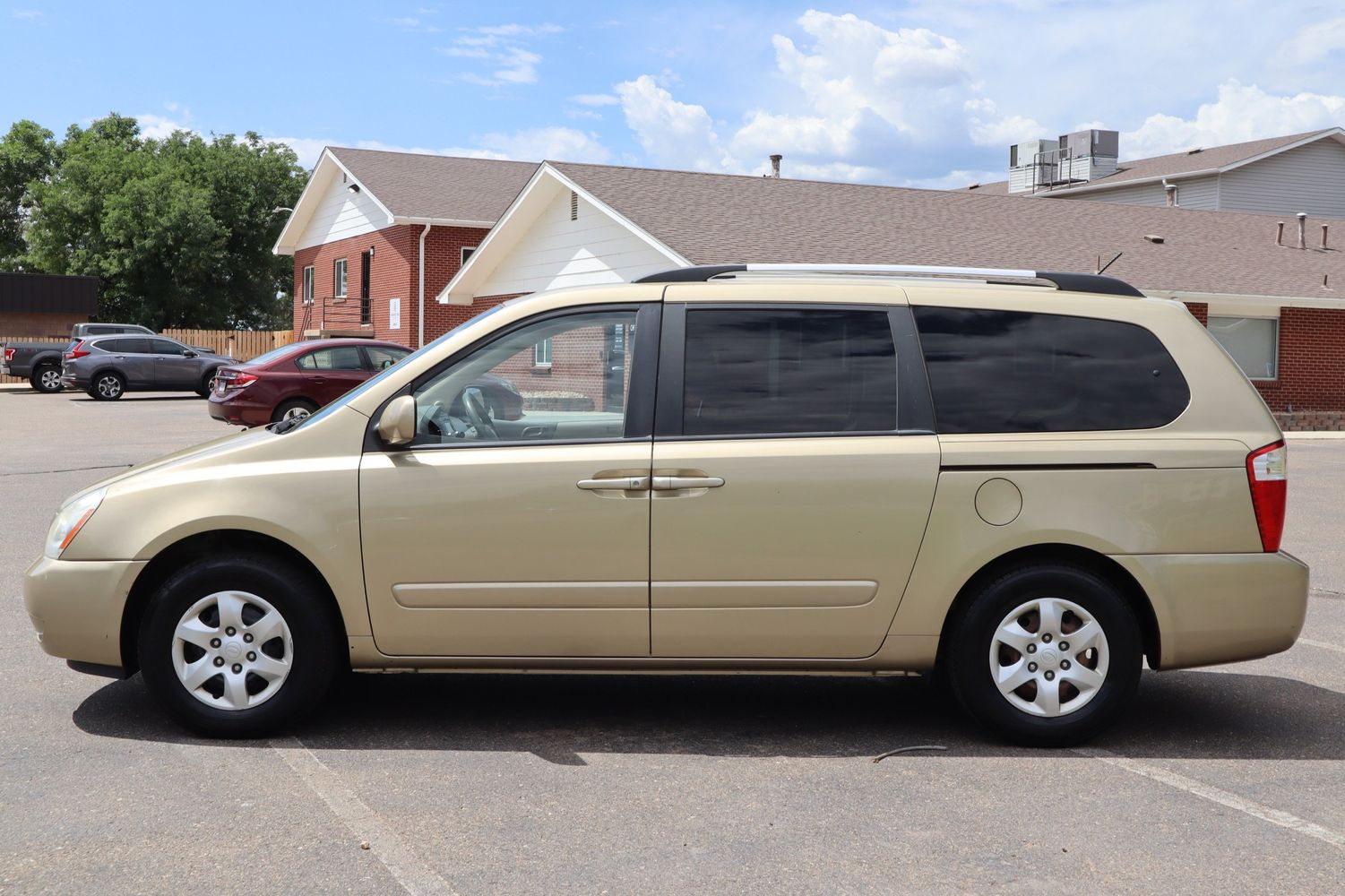 2010 Kia Sedona LX | Victory Motors of Colorado