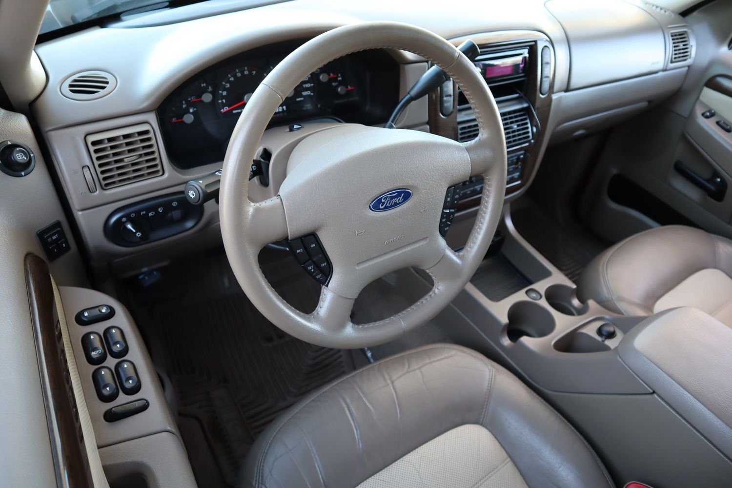 2005 Ford Explorer Eddie Bauer | Victory Motors of Colorado