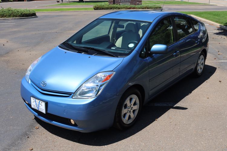 2005 Toyota Prius Hybrid | Victory Motors of Colorado