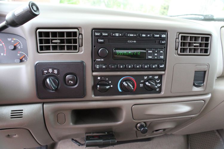 2002 Ford F-350 Super Duty Lariat | Victory Motors of Colorado