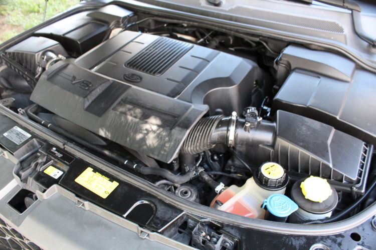 2010 Land Rover Range Rover Sport HSE | Victory Motors of Colorado