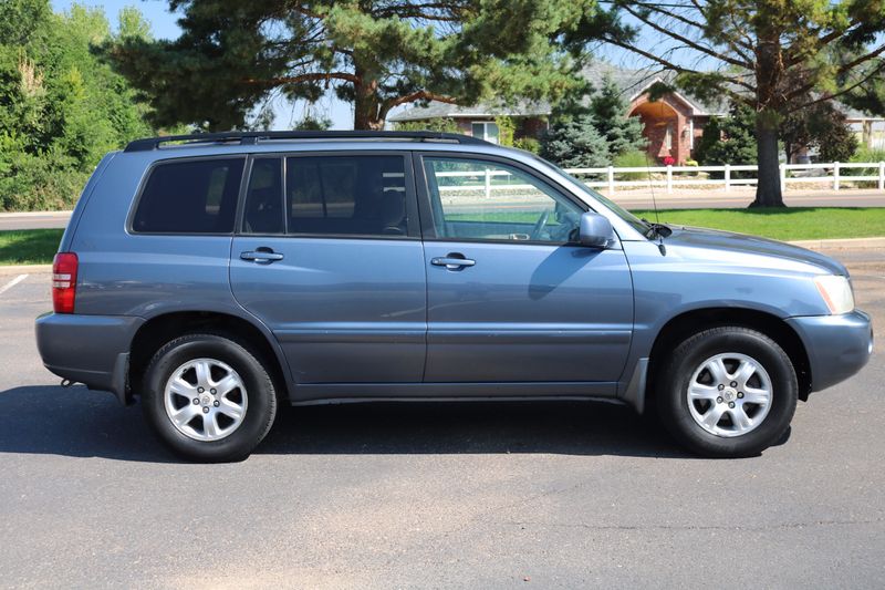 2003 Toyota Highlander Photos