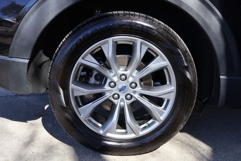 2022 Ford Explorer Photos