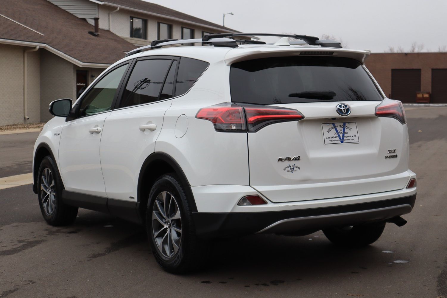 2017 Toyota RAV4 Hybrid XLE | Victory Motors of Colorado