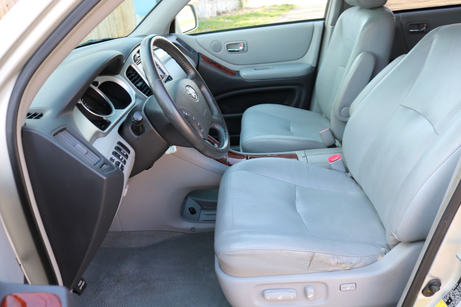 2004 Toyota Highlander Limited | Victory Motors of Colorado