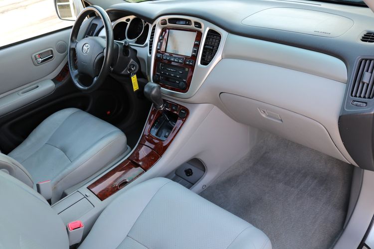 2004 Toyota Highlander Limited | Victory Motors of Colorado