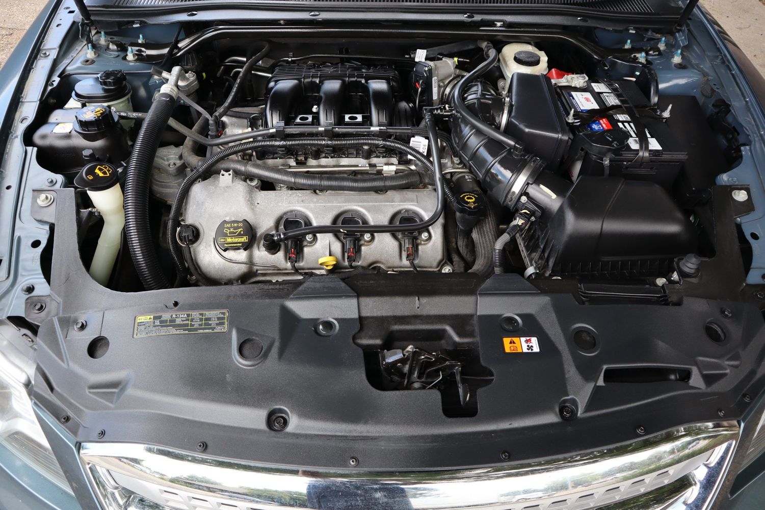 2010 Ford Taurus Limited | Victory Motors of Colorado