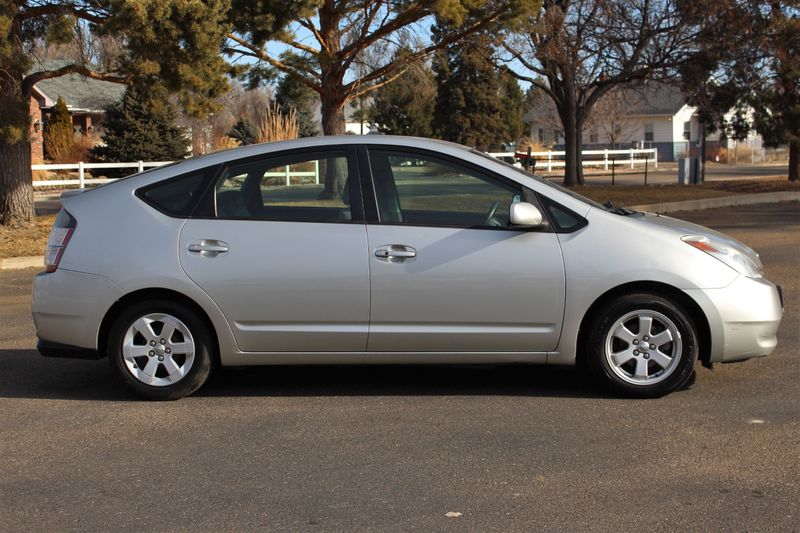 2005 Toyota Prius Photos