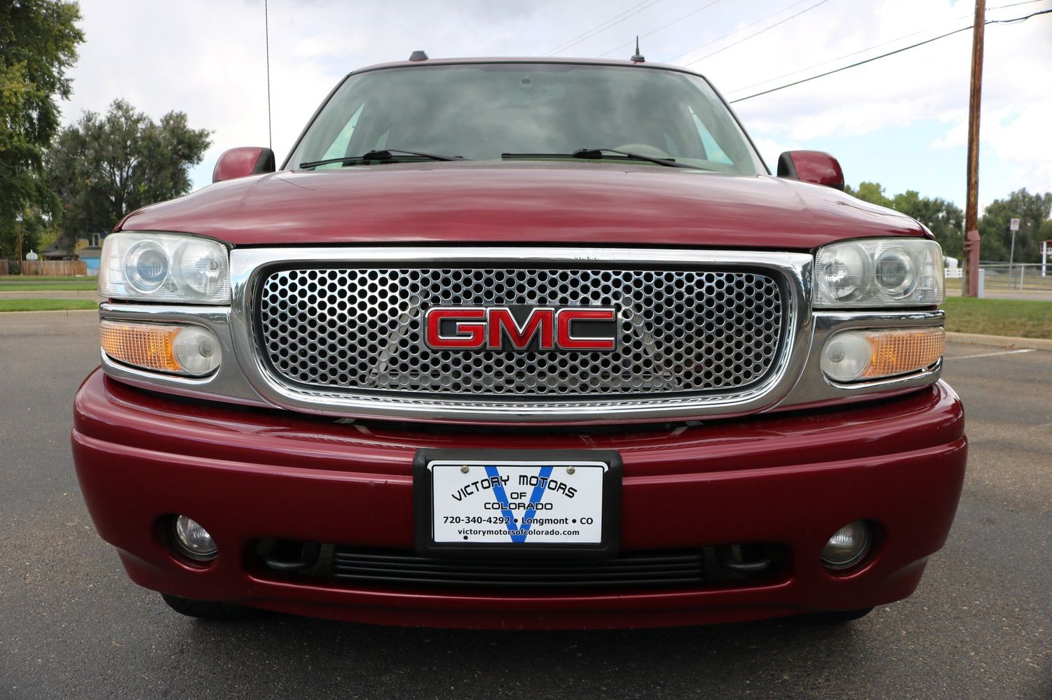 2004 GMC Yukon Denali | Victory Motors of Colorado