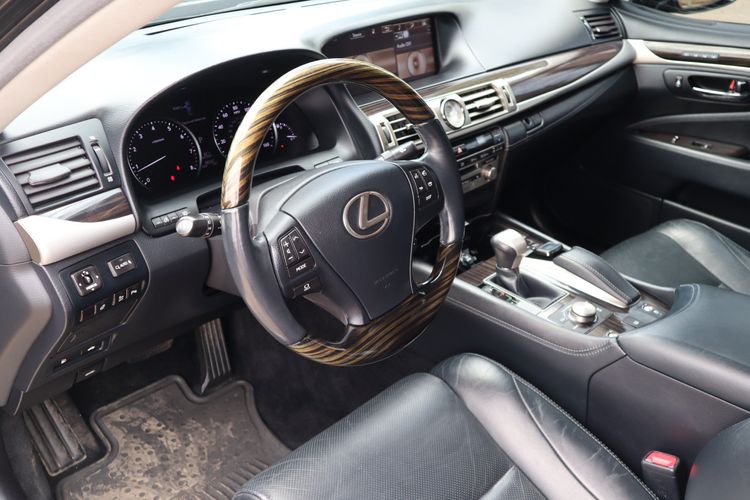 2015 Lexus LS 460 | Victory Motors of Colorado