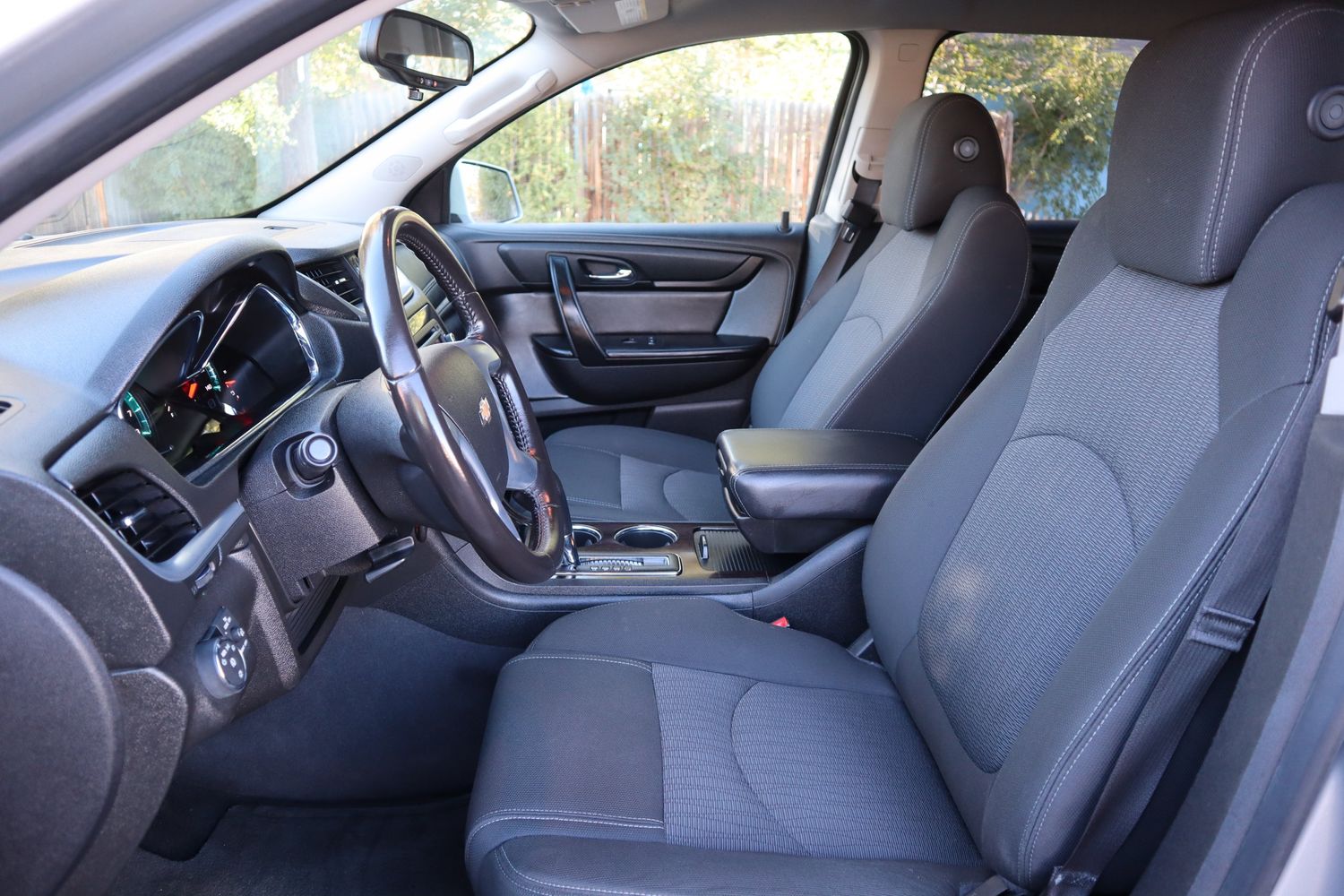 2016 Chevrolet Traverse LT | Victory Motors of Colorado