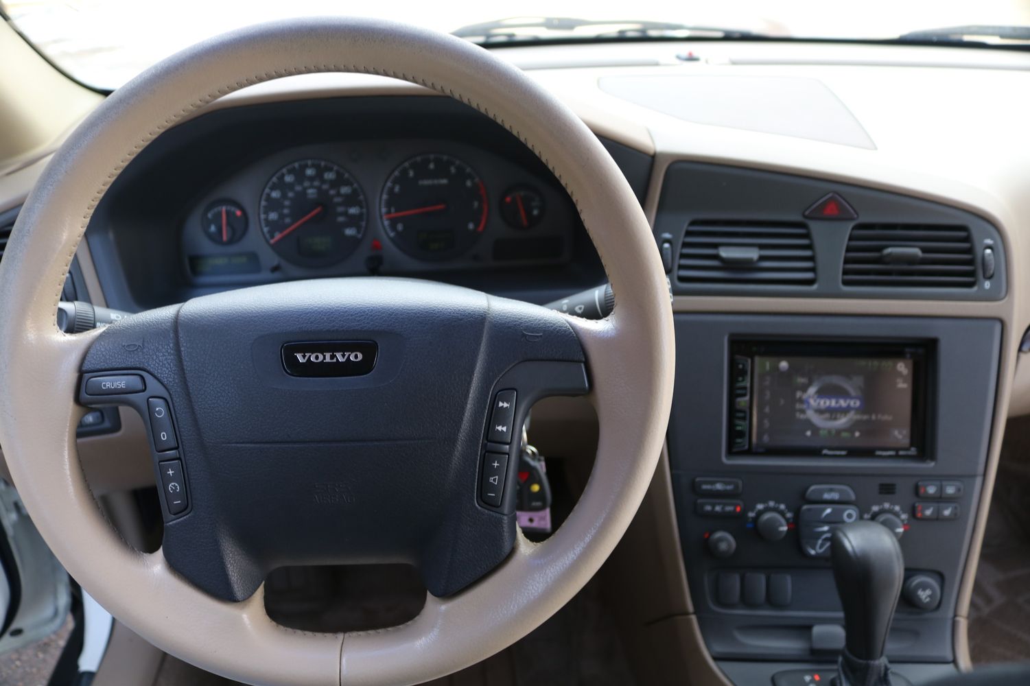 2002 Volvo XC-70 AWD | Victory Motors of Colorado