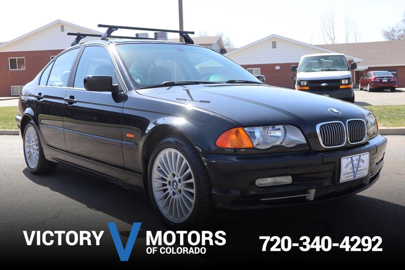 2001 BMW 330xi Photos