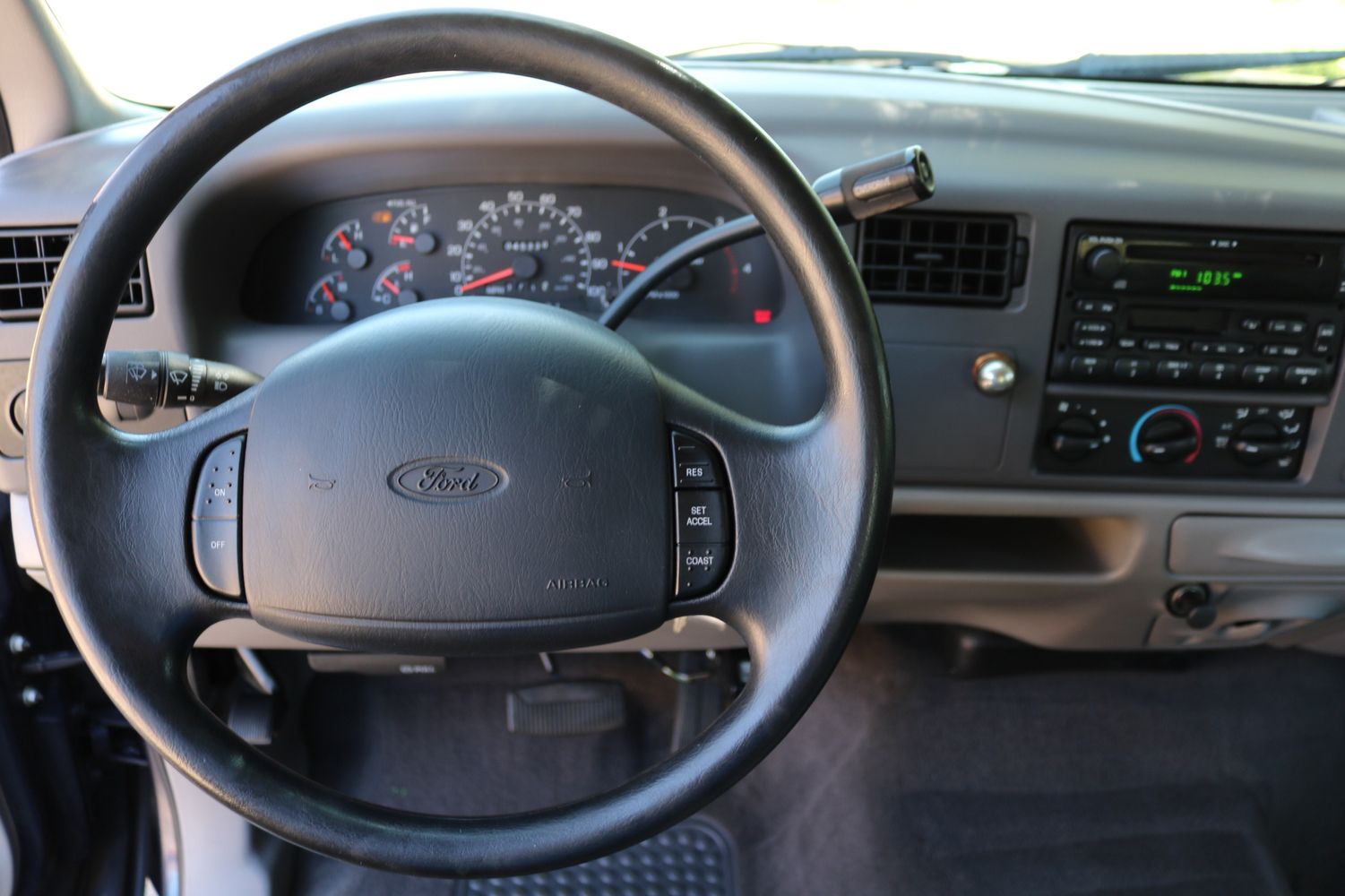 2001 Ford F-350 Super Duty XLT | Victory Motors of Colorado