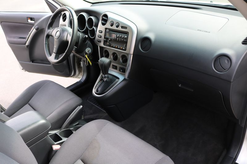 2004 Toyota Matrix Photos