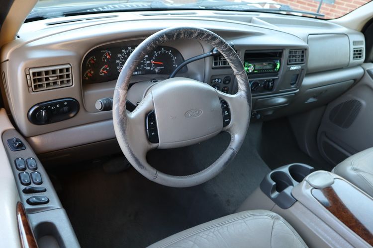 2001 Ford Excursion Limited | Victory Motors of Colorado