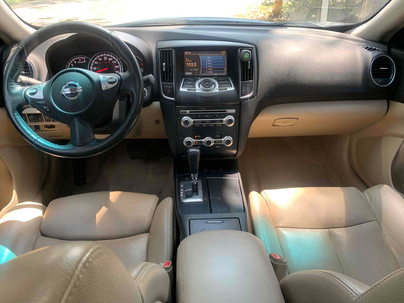 2010 Nissan Maxima Interior