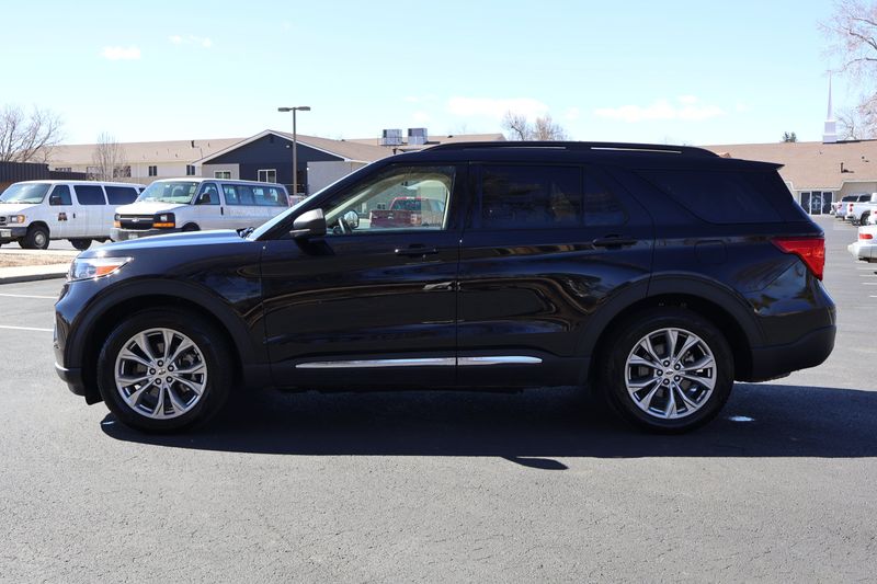 2022 Ford Explorer Photos