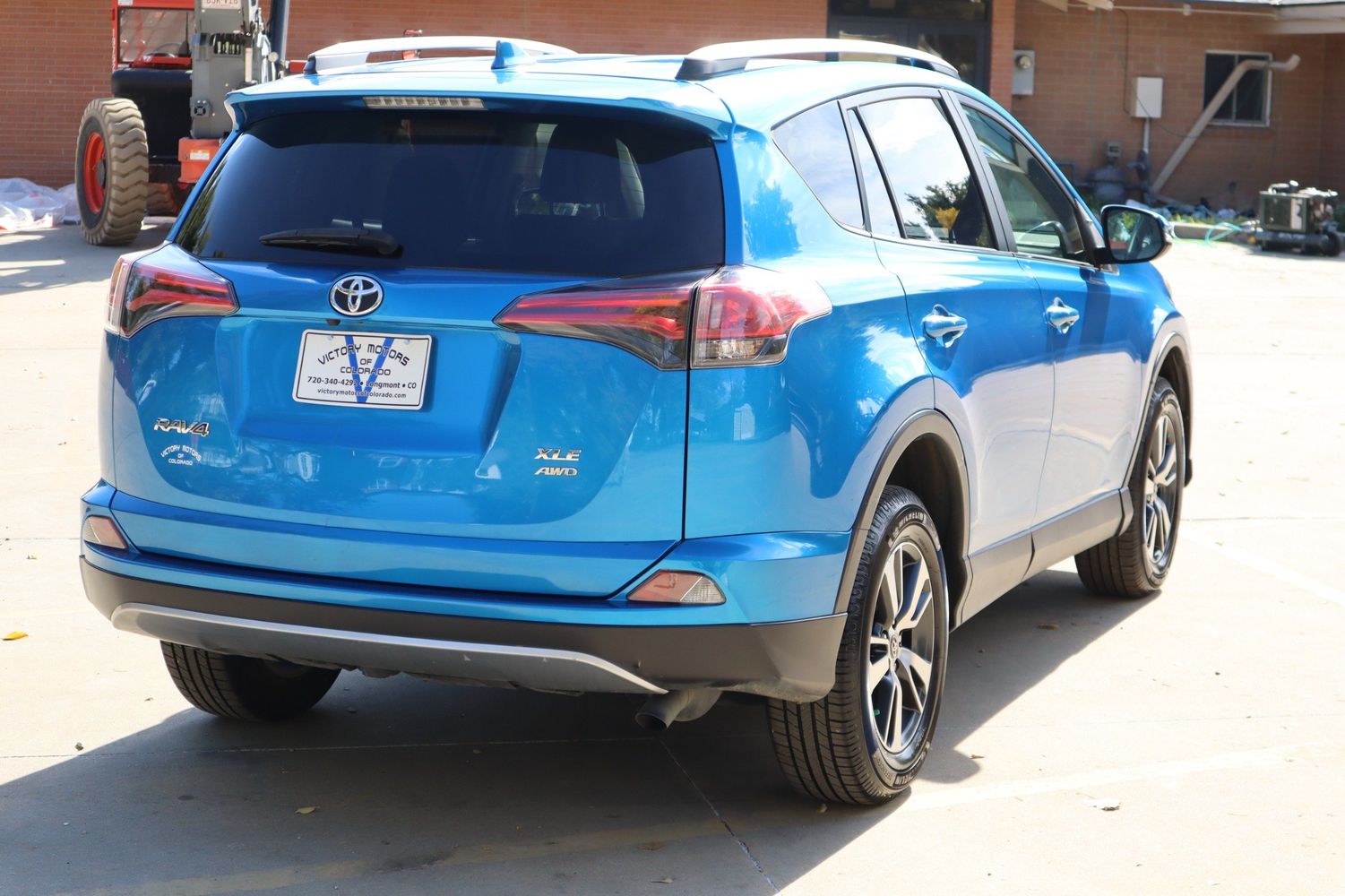 2018 Toyota RAV4 XLE | Victory Motors of Colorado
