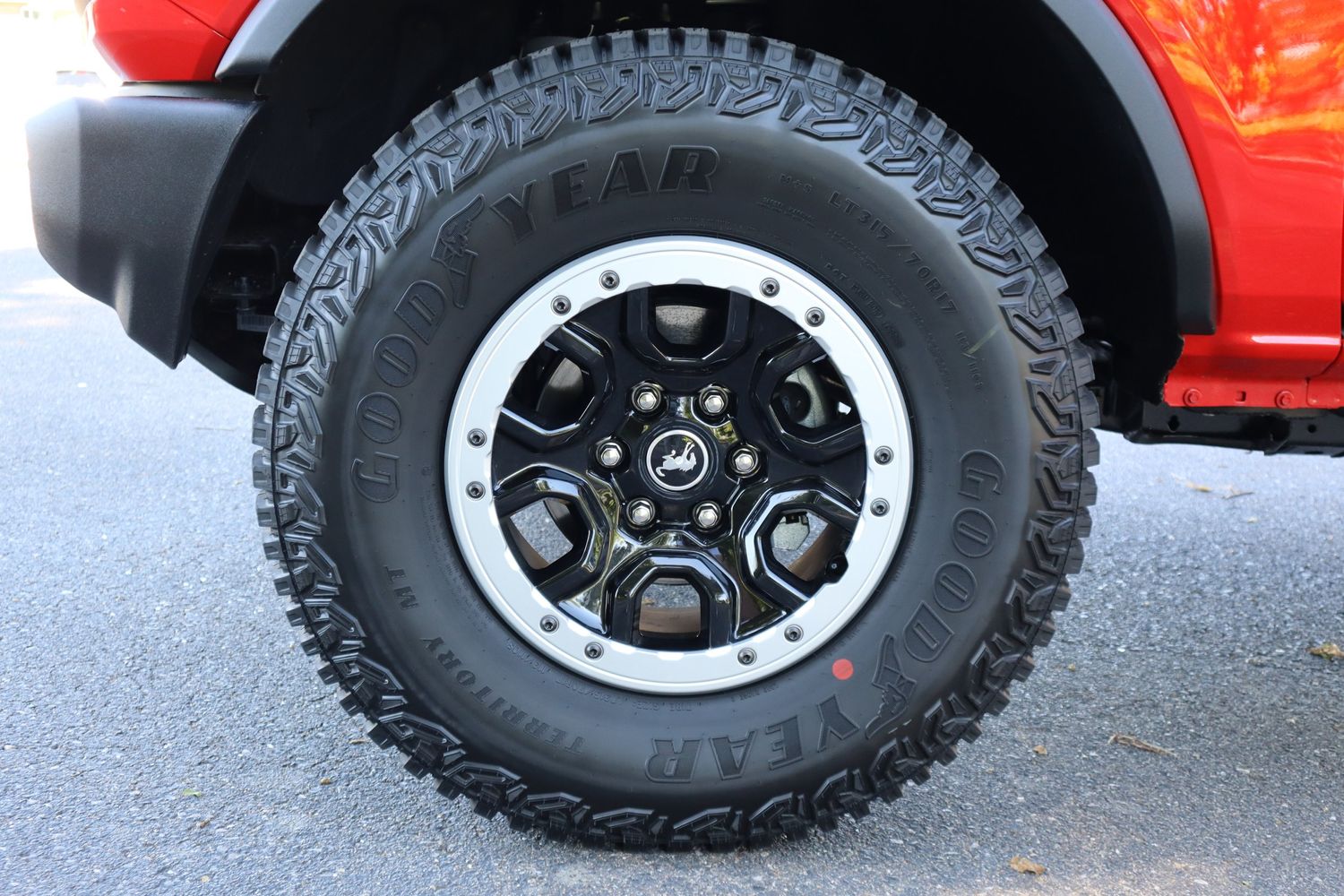 2023 Ford Bronco Base Advanced | Victory Motors of Colorado