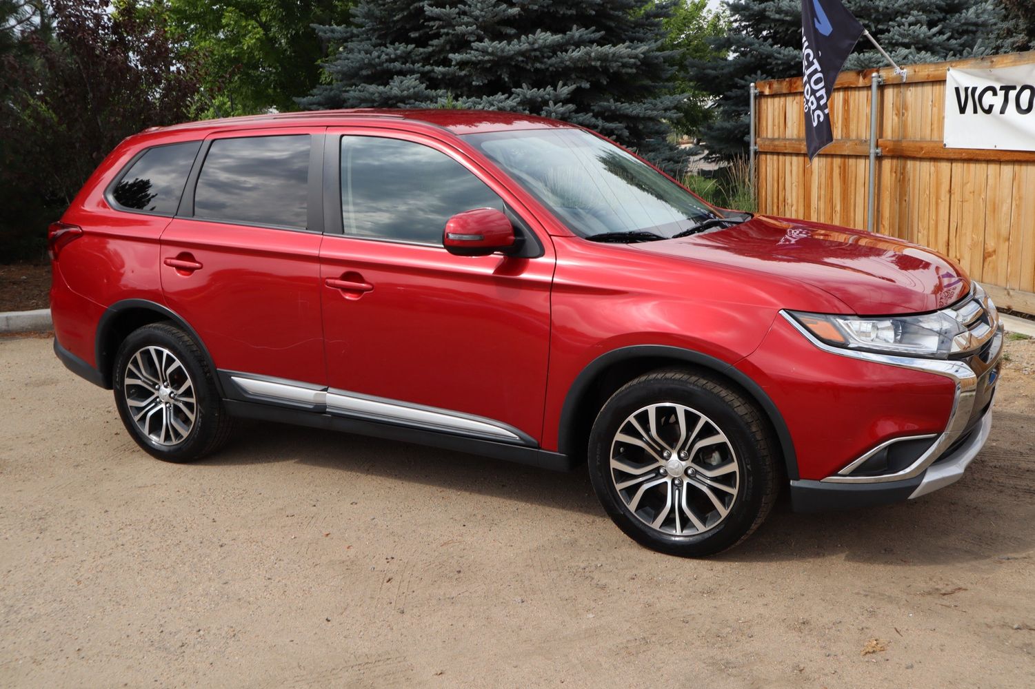2016 Mitsubishi Outlander SE | Victory Motors of Colorado