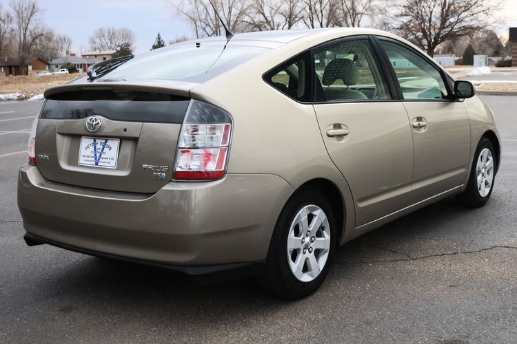 2005 Toyota Prius Hybrid | Victory Motors of Colorado