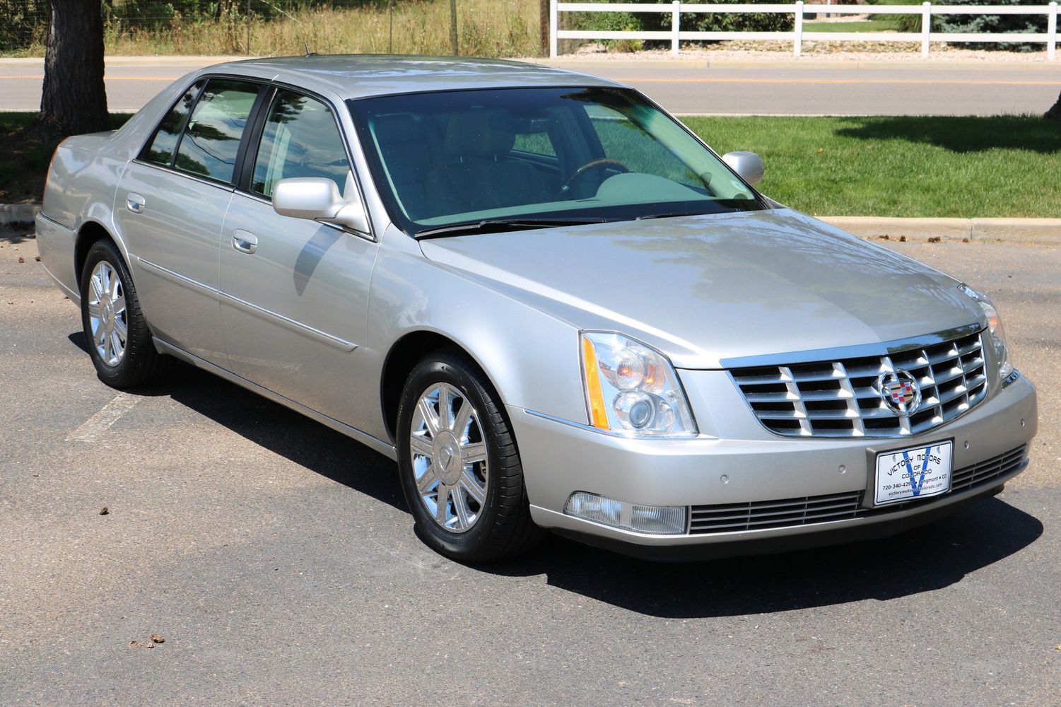 2006 Cadillac DTS Luxury I | Victory Motors of Colorado