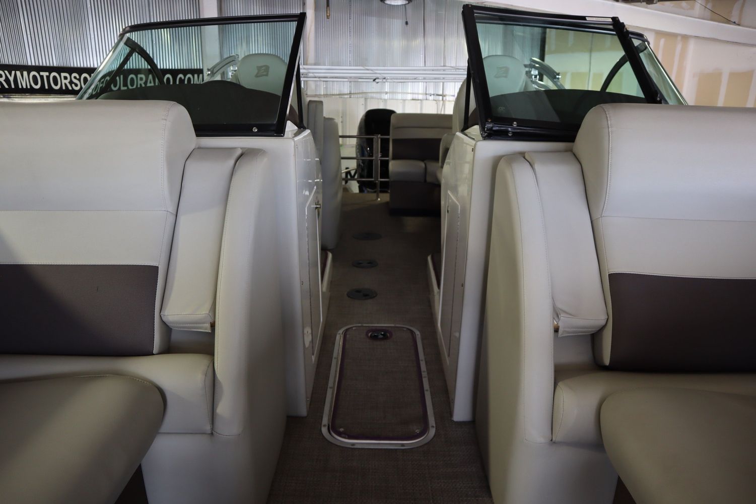 2018 LARSON ESCAPE PONTOON | Victory Motors of Colorado