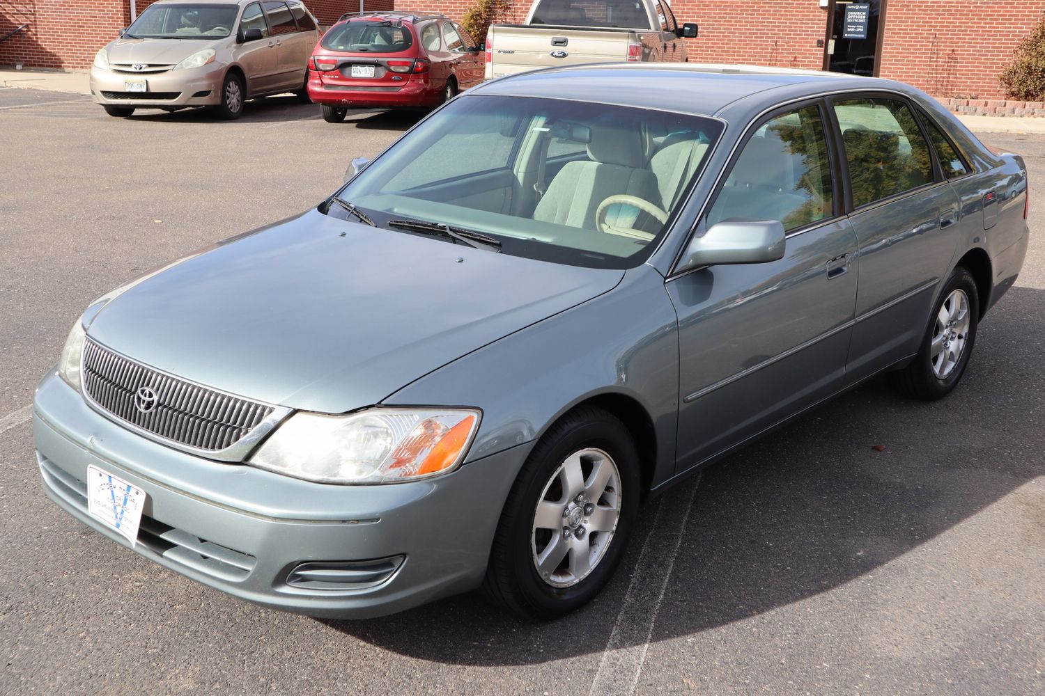 2001 Toyota Avalon XL | Victory Motors of Colorado
