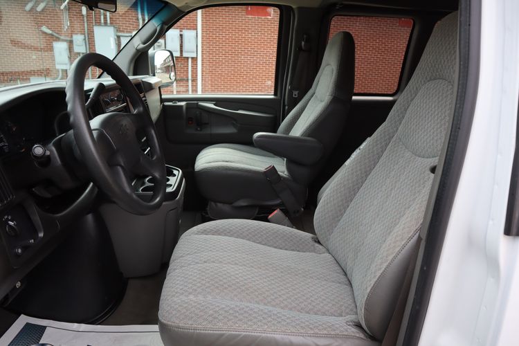 2005 Chevrolet Express Passenger 3500 | Victory Motors of Colorado